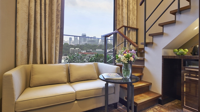 4 Best Romantic Staycation Deals