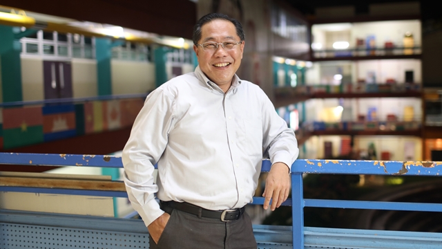 Face 2 Face with Roger Tan